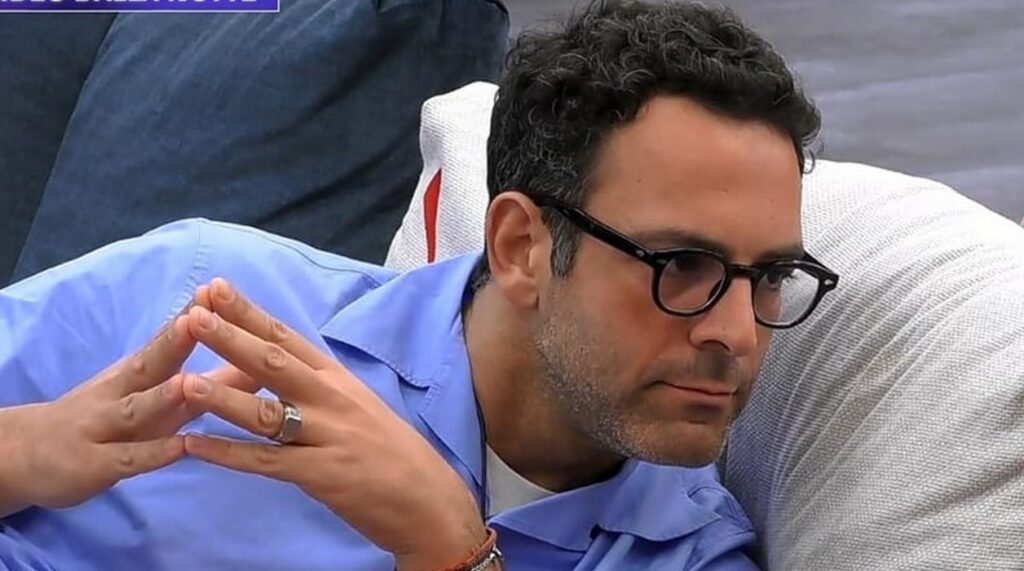 Stefano Miele al GF, svelata clip notturna: "Tutto finto"